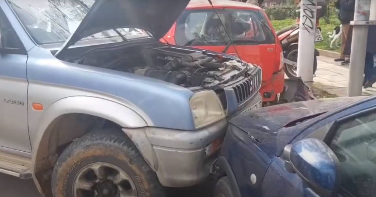 Θεσσαλονίκη: Οδηγός έπαθε καρδιακό επεισόδιο και τράκαρε 4 αμάξια | Alfavita